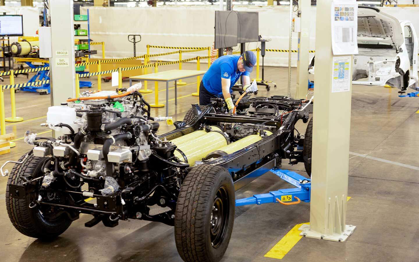 Toyota's new hydrogen fuel cell Hilux prototype drives the way to a 100 ...